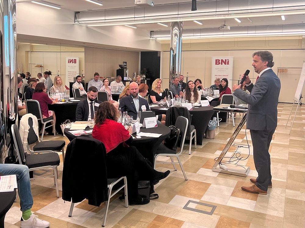 Why Business Networking Is Essential in 2025 – Derma Mobile